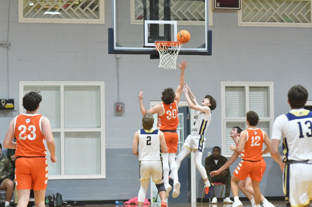 Grace Christian stumbles against Westwood, setting up crowded battle ...