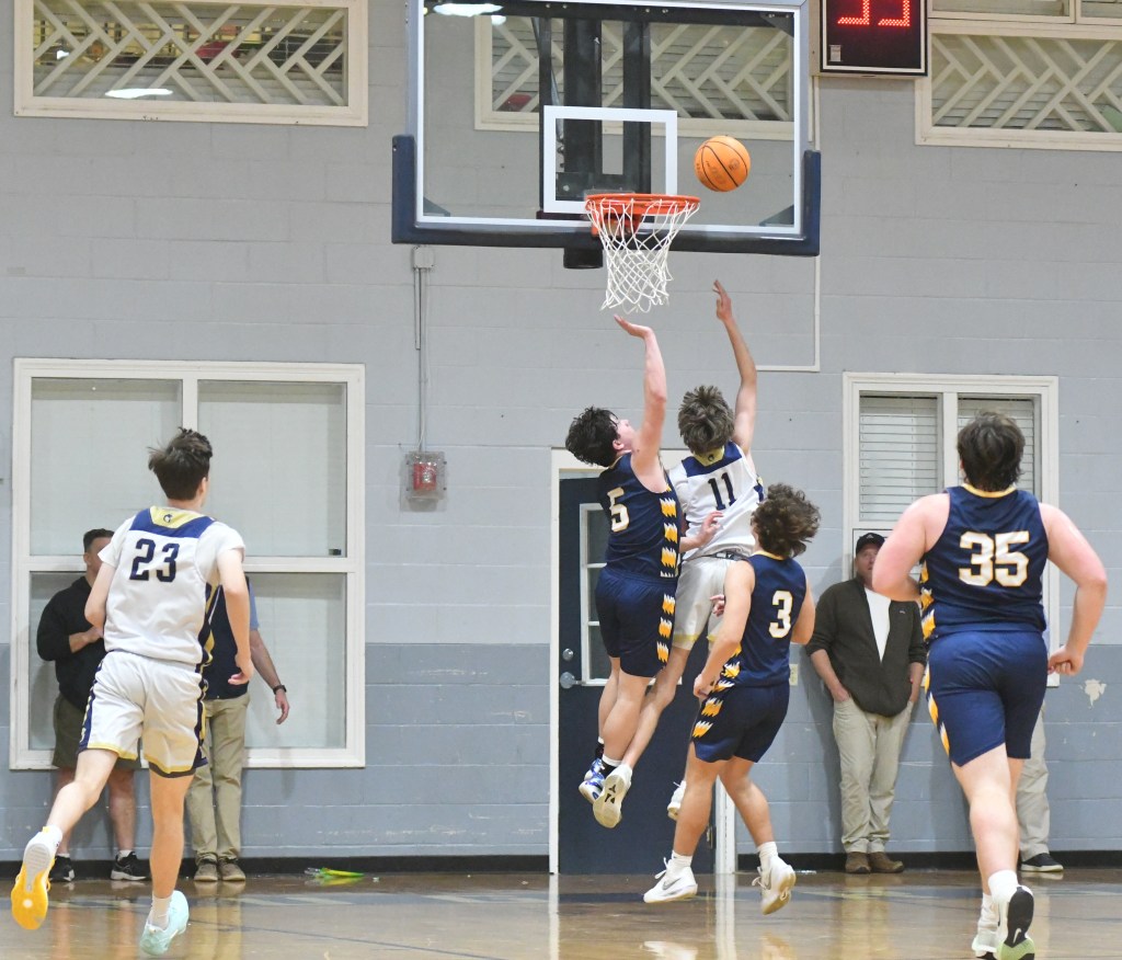 Cougars roll past Fullington, set up Region 3 showdown at Westwood ...